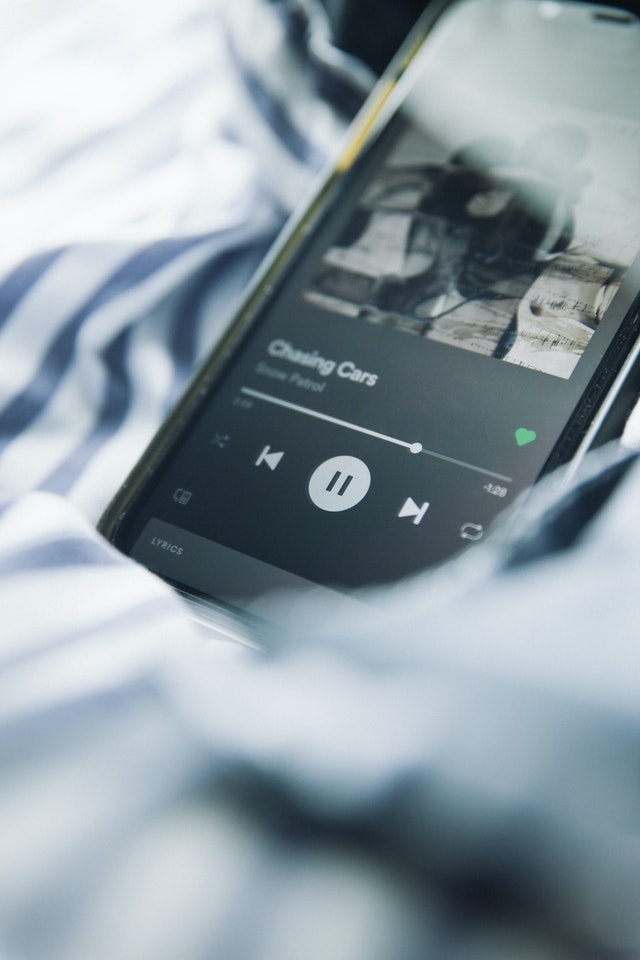 Streaming Platforms VS The Radio: Who Would Win? – 1050chum.com